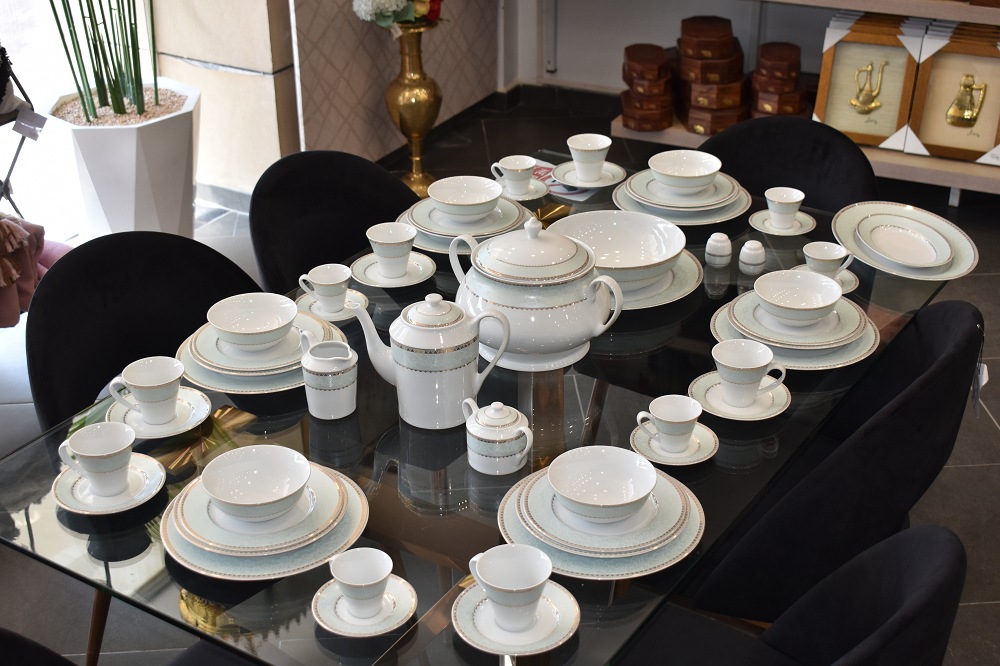 SERVICE A TABLE 61PCS PORCELAINE HORTENSIA 1881﻿ - Sache maison et déco ...